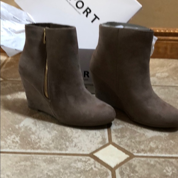 Report | Shoes | Report Faux Seuss Wedge Booties Sz 7 | Poshmark